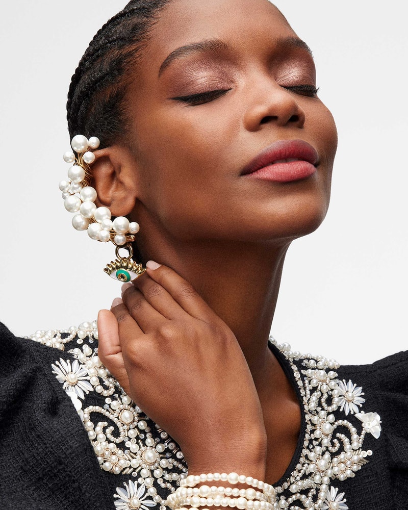 Carolina herrera pearl necklace store